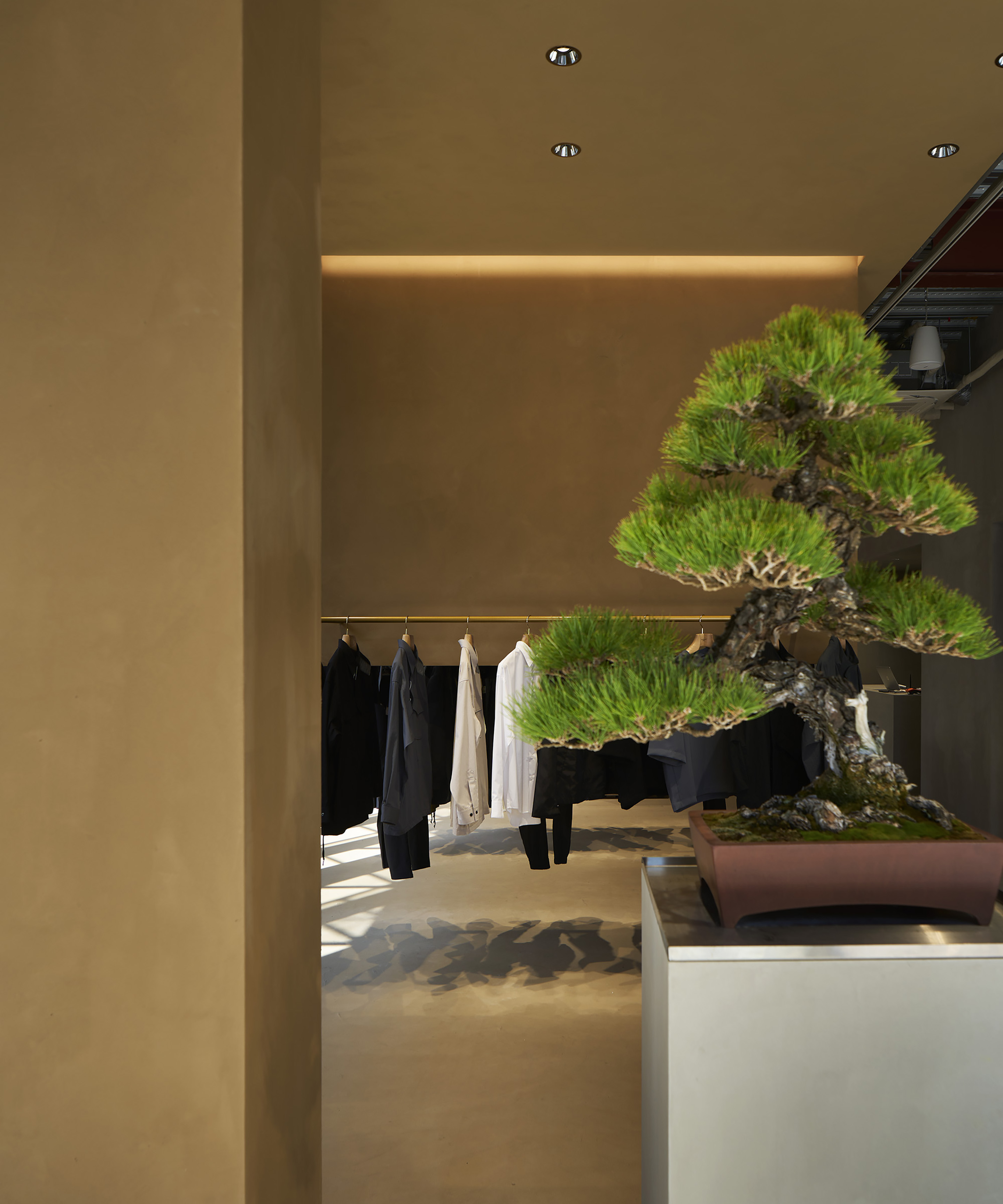 STUDIOUS TOKYO 表参道 | SUPPOSE DESIGN OFFICE